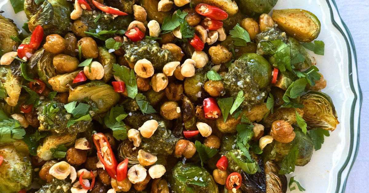 Pesto Sprouts with Hazelnuts, Chilli & Chickpeas | Detox Kitchen